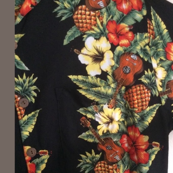 Pineapple Moon | Shirts | Pineapple Moon Camp Shirt Hawaiian Print Size ...